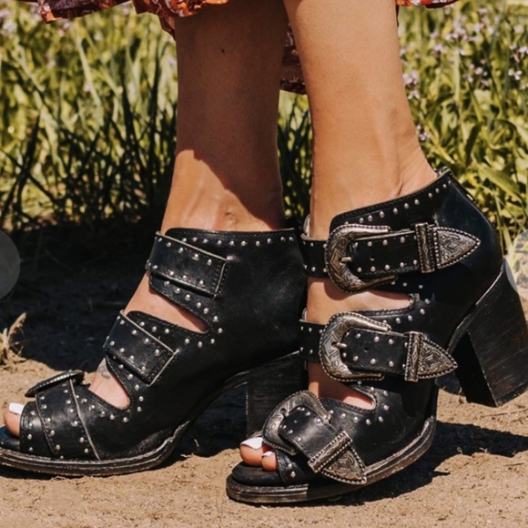 Freebird by Steven | Shoes | Freebird Violet Black Sandal Size 2 | Poshmark